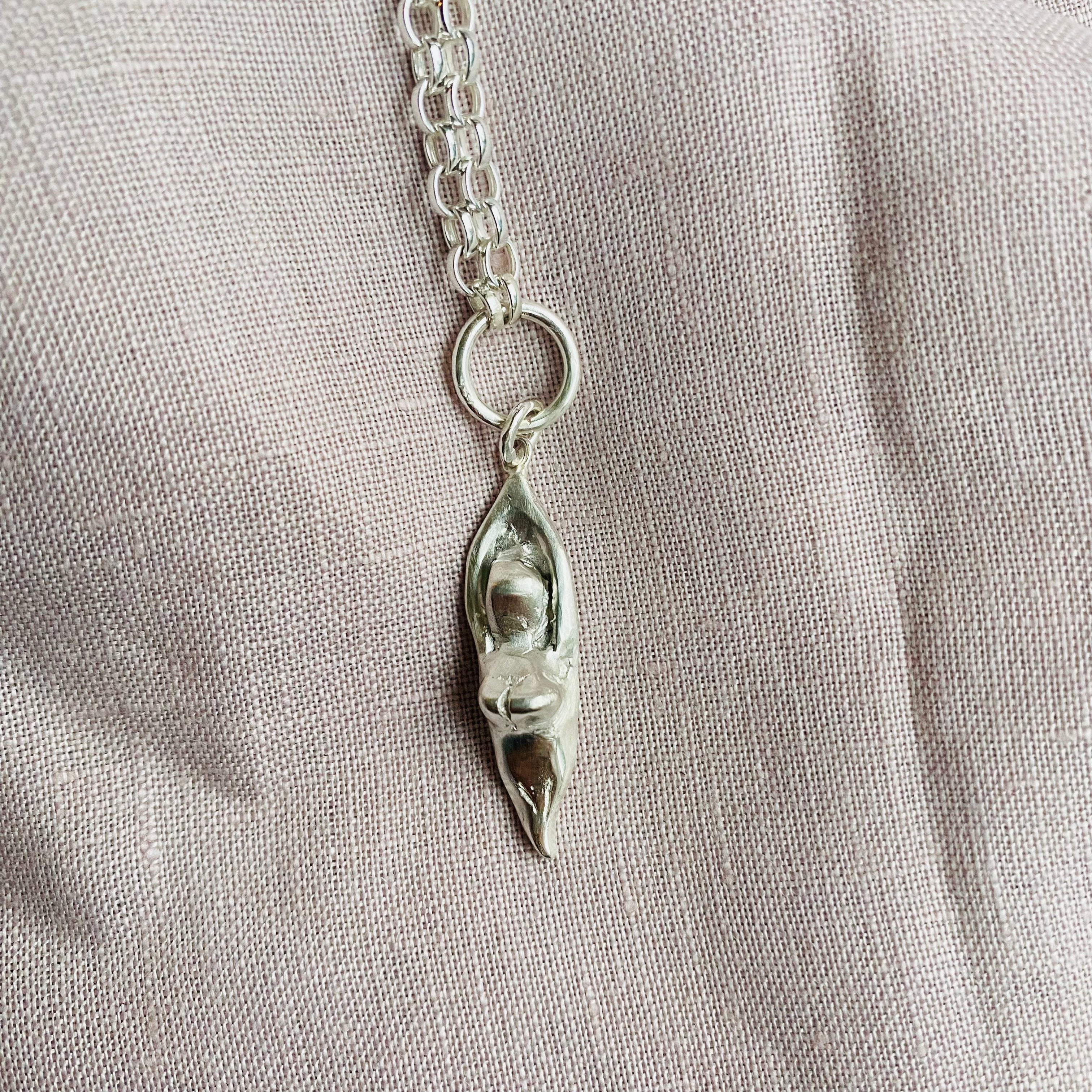 Female form pendant- silver – Lucy Lane Jewellery